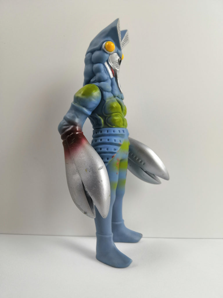 BANDAI Ultraman Kaiju Alien Baltan Figure 2013 – Senpai Mart